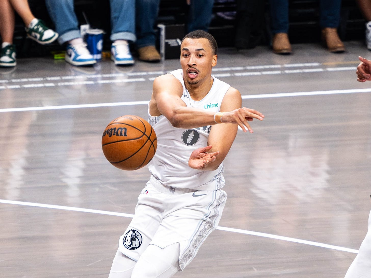 Mavericks Upgrade Danté Exum Before Clash vs. Lakers