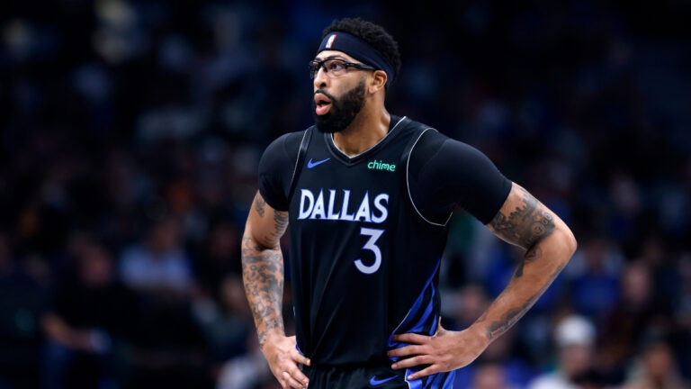 Milwaukee Bucks Trade Proposal Lands Anthony Davis In Swap With Dallas ...