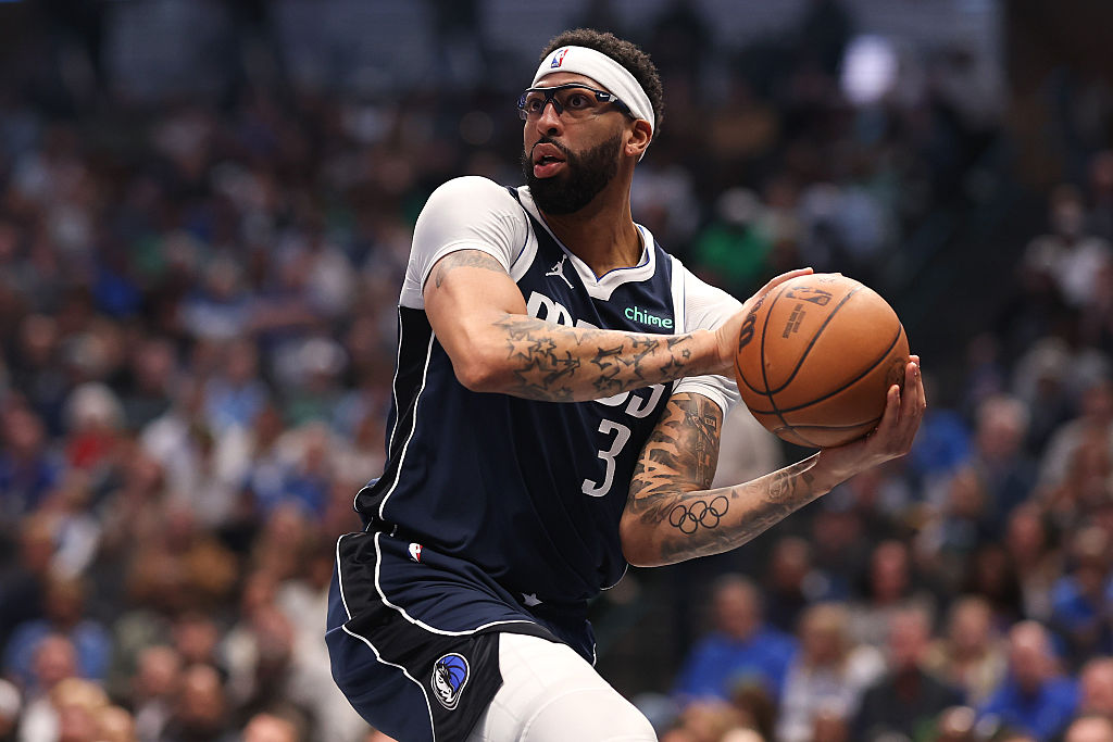 NBA News: Mavericks Predicted Not To Find Anthony Davis Trade This Season