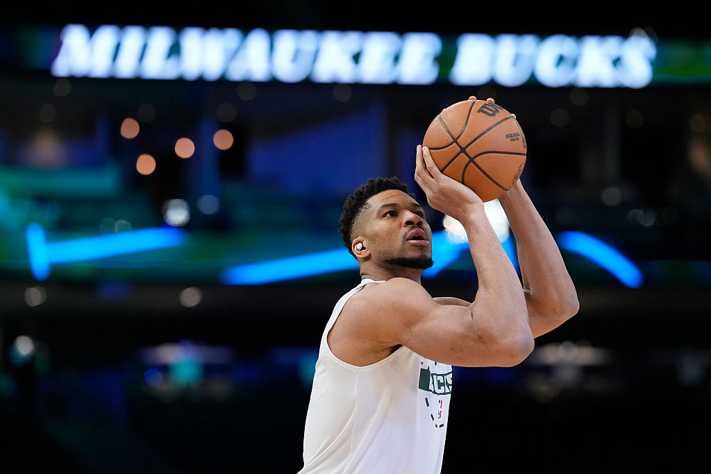 NBA Trade Proposals Sending Giannis Antetokounmpo From Bucks To Lakers ...