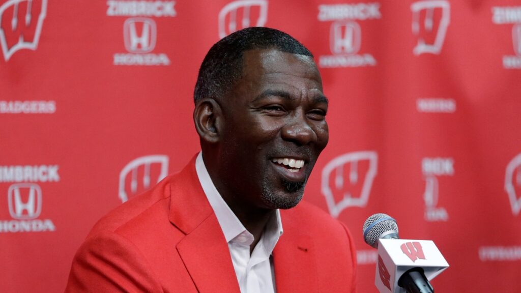 Cuban Says He Urged Ujiri to Keep Michael Finley With Mavs