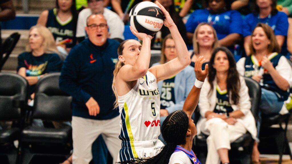 Paige Bueckers 31 Points Power Wings Past Mercury